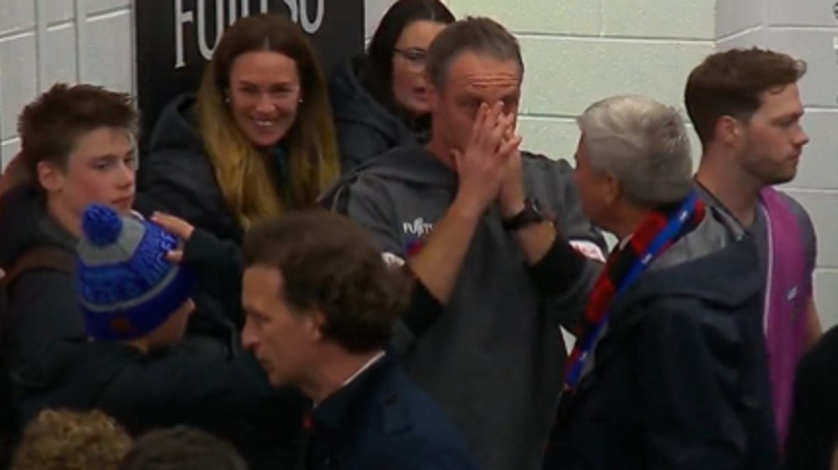 AFL news 2022: Essendon coach Ben Rutten in tears after loss to Richmond