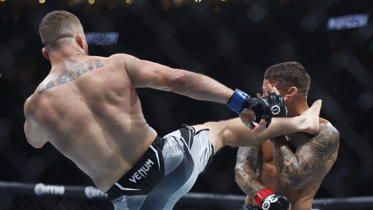 UFC 291: Justin Gaethje head kick knocks out Dustin Poirier, video ...