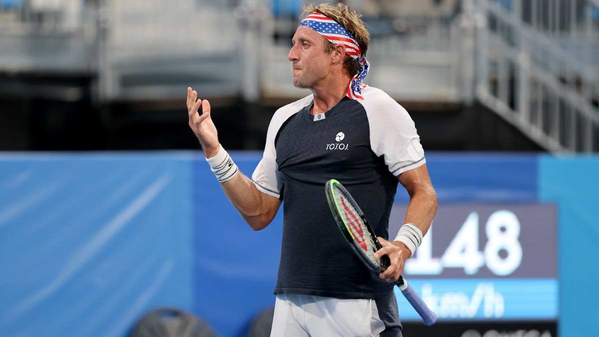 Tennis news: Tennys Sandgren, default, hits ball boy, umpire, video