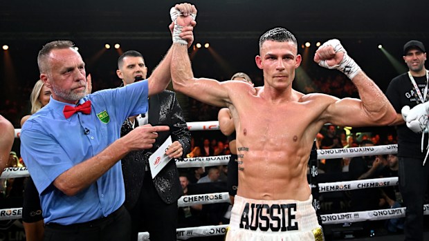 Harry Garside vs Charlie Bell boxing fight 2025: Olympian beats ...