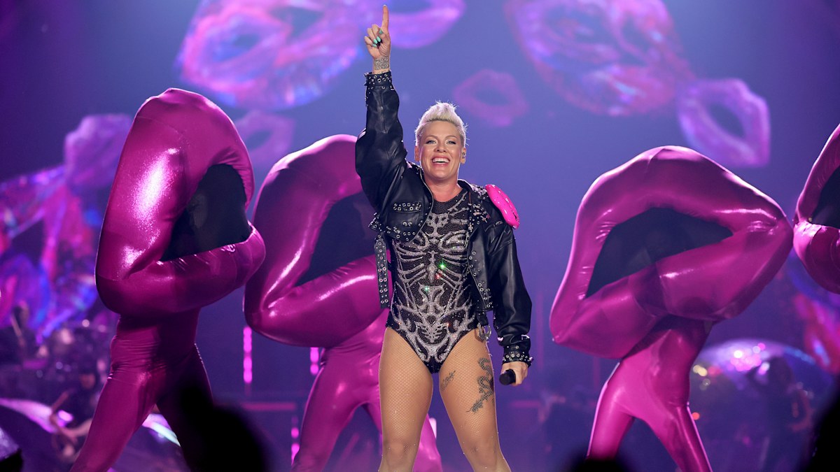 Pink singer shares photo hooked up to IV and reveals reason why | Nine ...
