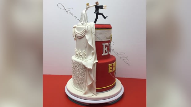 Geraldton couple gets married with an Emu Export wedding cake
