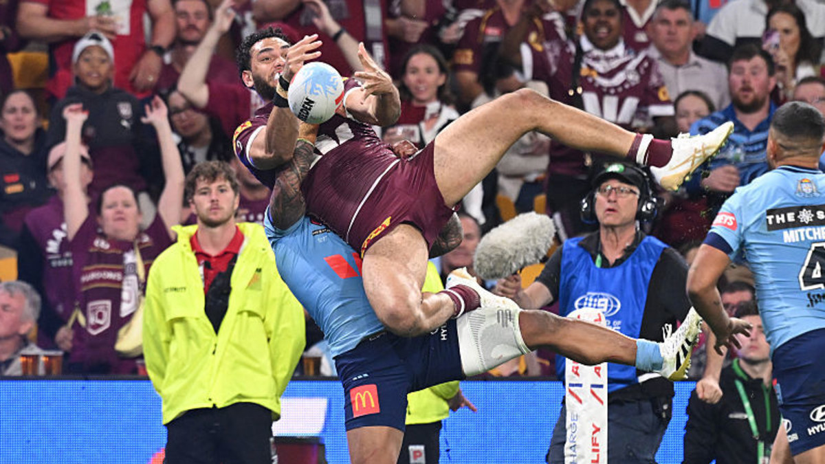 State of Origin 2025 | Brian To'o sin bin for professional foul on ...