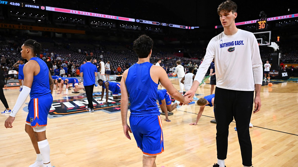 Basketball news 2025: The world's tallest teenager becomes the tallest ...