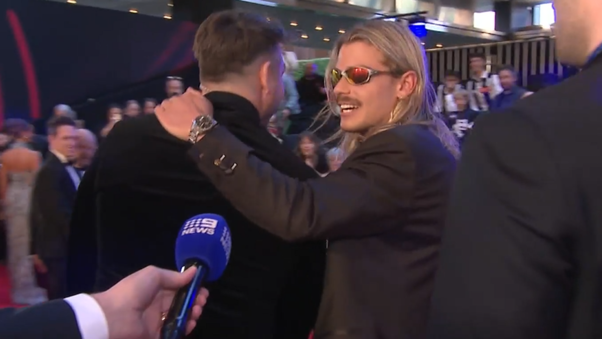 2025 Brownlow Medal | Bailey Smith red carpet appearance, Tony Jones ...