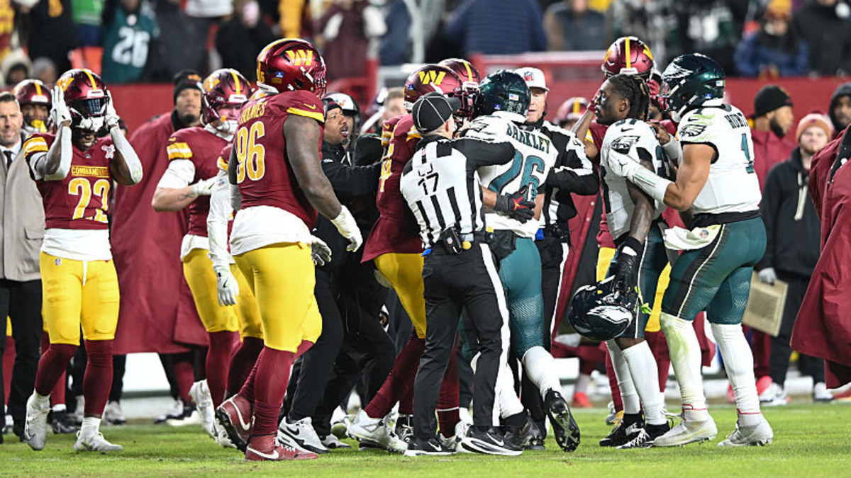NFL 2025 | Philadelphia Eagles v Washington Commanders result; 'Not worth it': Wild brawl spoils ...