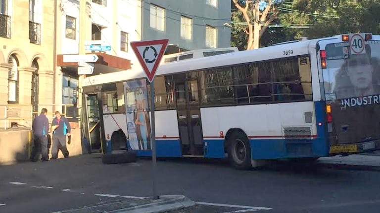 Wheel falls off bus, causing traffic gridlock on Darling Street in Balmain
