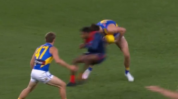 AFL News 2026: Melbourne star Kysaiah Pickett in hot water for high ...
