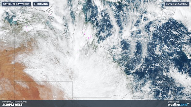 Queensland weather forecast: Rare image shows state shrouded in cloud ...