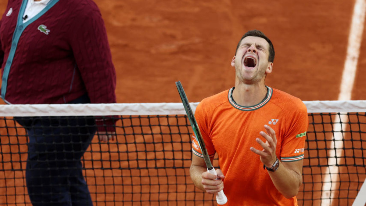 French Open news 2024: Hubert Hurkacz asks for permission to request new chair umpire; Grigor ...