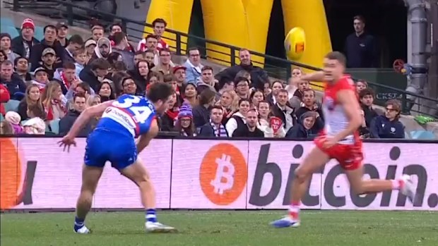 AFL News 2025: Geelong coach Chris Scott's SCG turf complain draws ...
