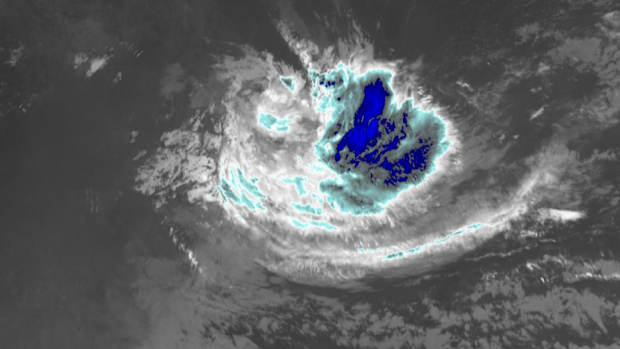 Ex-Tropical Cyclone Alfred update: Ex-cyclone makes landfall as it ...