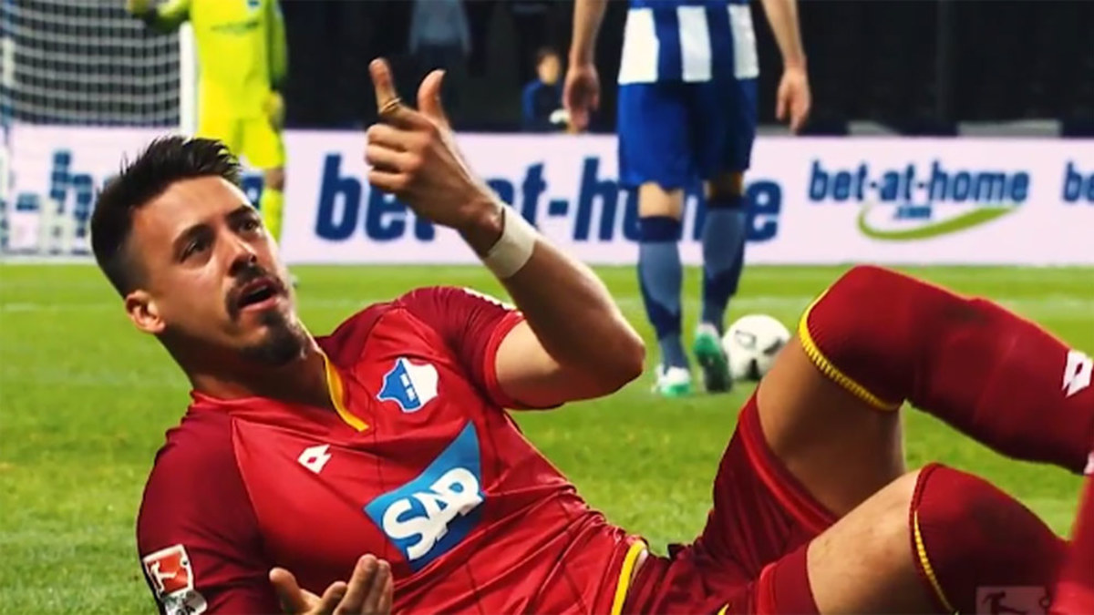German football star Sandro Wagner horrified by dislocated finger