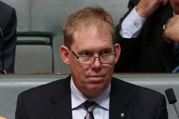Liberal MP Bert van Manen rejects his party's life insurance reforms