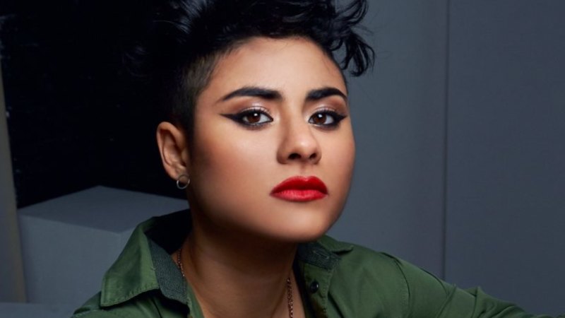 On the road with Jess Cerro aka Montaigne