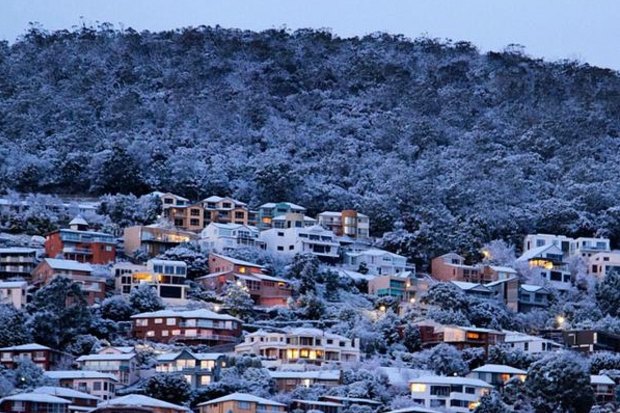 Weather: Snow forecast in Victoria as Hobart gets sea-level dusting