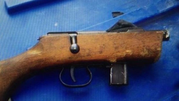'What's that on the road?': Sawn-off rifle found in a sock in Mandurah