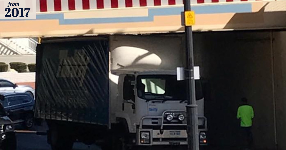 Is this the last truck to hit the Bayswater bridge in 2017?