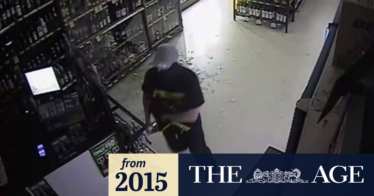 Alcohol thief struggles to keep his pants on in Epping ram raid