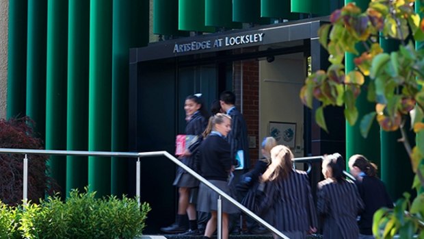 VCAT green light will let Ivanhoe Grammar School offer more places to girls