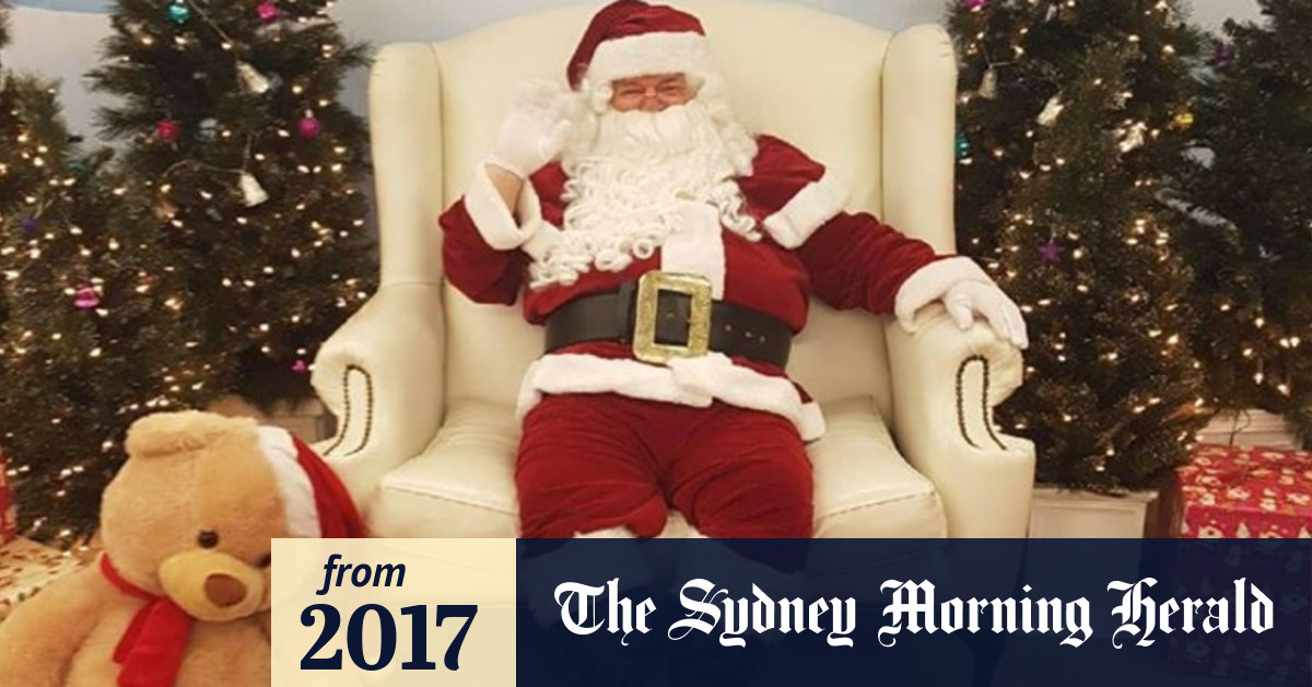Santa's wallet stolen during Christmas photo shoot in Goulburn