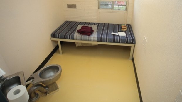 Hakea Prison tops 1000 inmates as entire unit sits empty