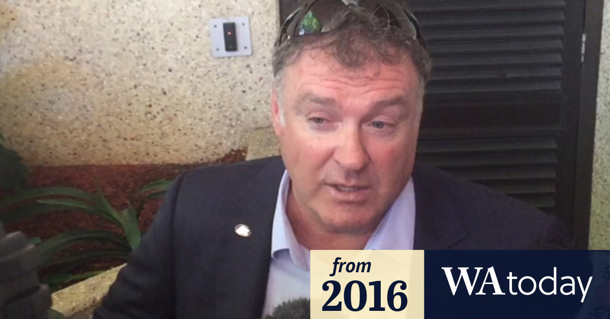 West Australian senator Rod Culleton walks out of Federal Court hearing