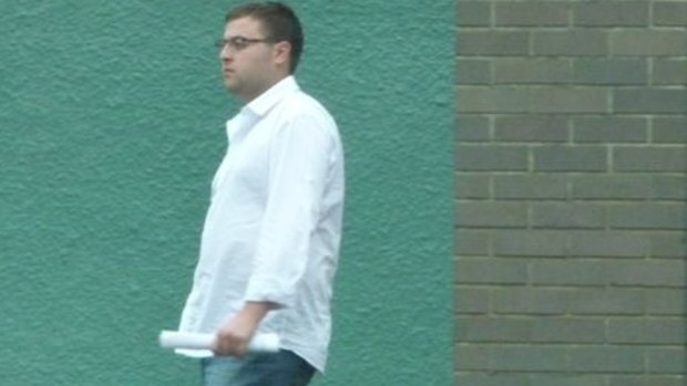 Minister warns public to stay away from unlicensed builder