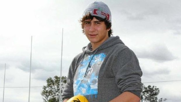 Seriously injured AFL player returns to support his mates