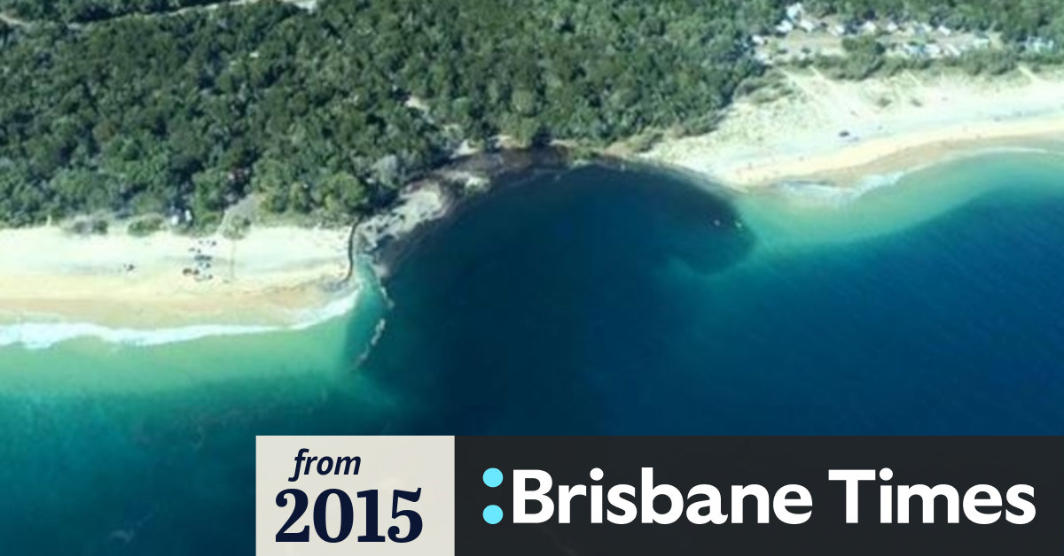 Sinkhole at Inskip Point: 300 people evacuated