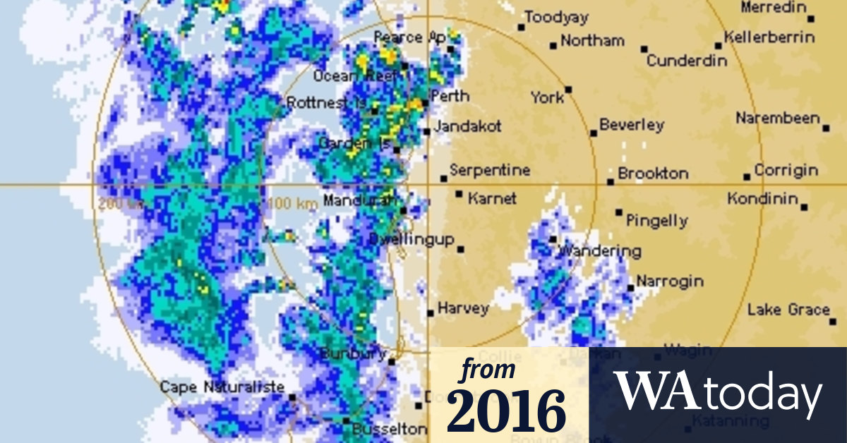 Lightning closes Perth beaches as storm hits metro area