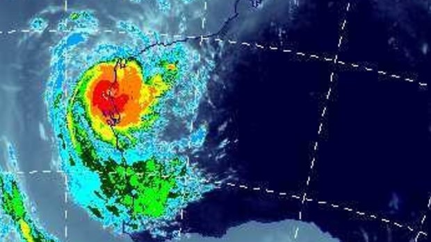 Cyclone Olwyn: damaging winds ruin Exmouth food supplies
