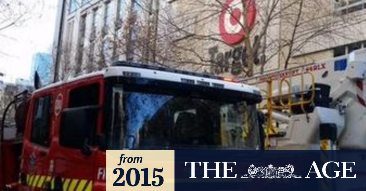 Hundreds evacuated after fire in Bourke Street building