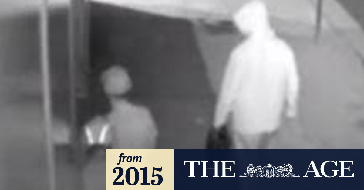 Arsonists set themselves on fire in Bentleigh East shop explosion