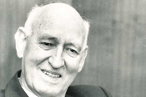 Book review: Jim Plim - Ambassador Extraordinary