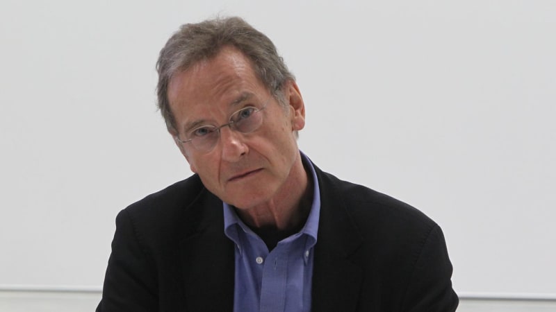 The Woman on the Stairs review: Bernhard Schlink's ambitious novel of ...