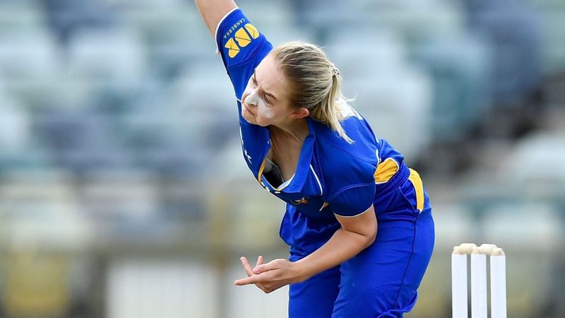 Southern Starstruck ACT Meteor Maitlan Brown training with Australian ...