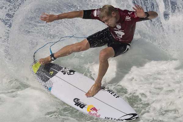 Mick Fanning faces sudden death heat at Rio surfing
