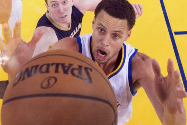 Watch Steph Curry hit 43 consecutive three-point shots