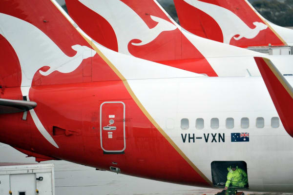 Qantas flight QF2 makes rapid 'emergency descent' to Perth after plane ...