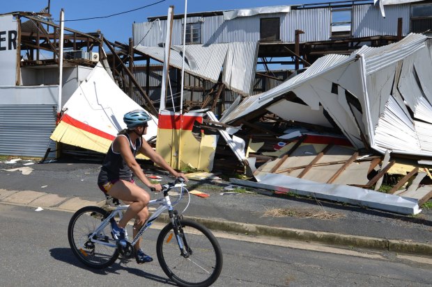 'Stupid' looters steal generators powering traffic lights in Cyclone ...