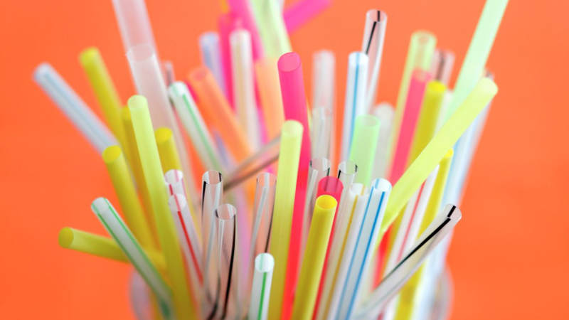Push for plastic straw ban in Queensland