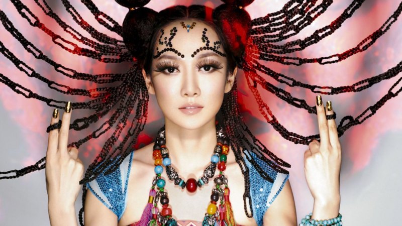 Chinese pop star in lip-sync gaffe