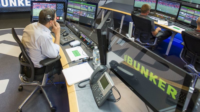 NRL bunker takes a back seat as referees rely on their own judgment