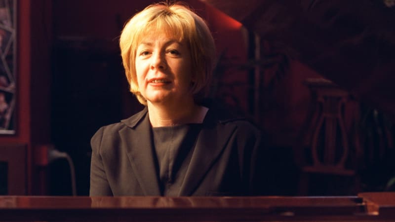 Janet Seidel: The cabaret singer with the little-girl voice is gone