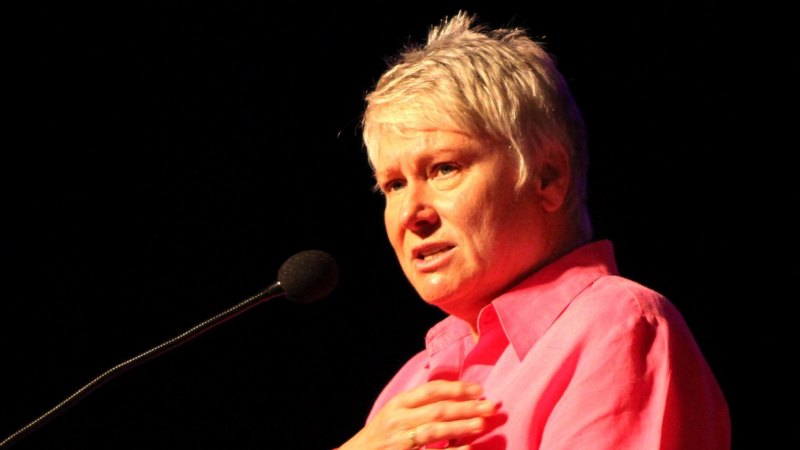 Gold goes better with green, says Legend Raelene Boyle