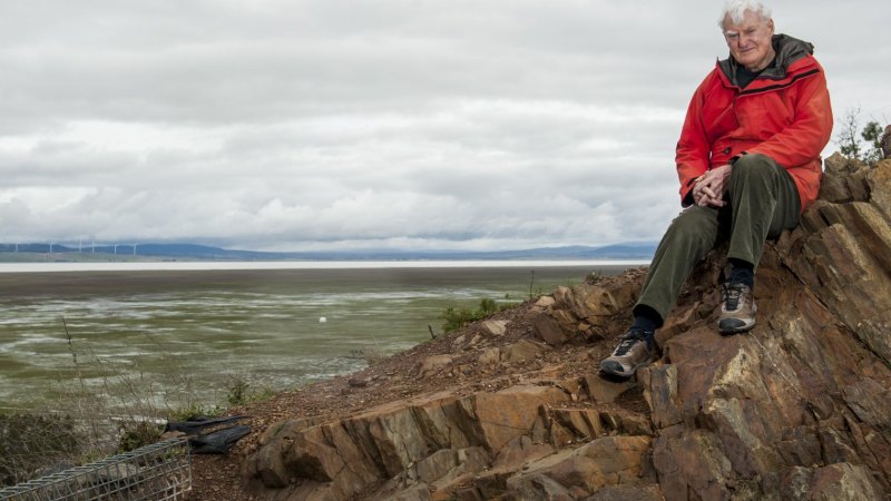 Rain fills Lake George in time for Luke Osborne's latest cattle venture