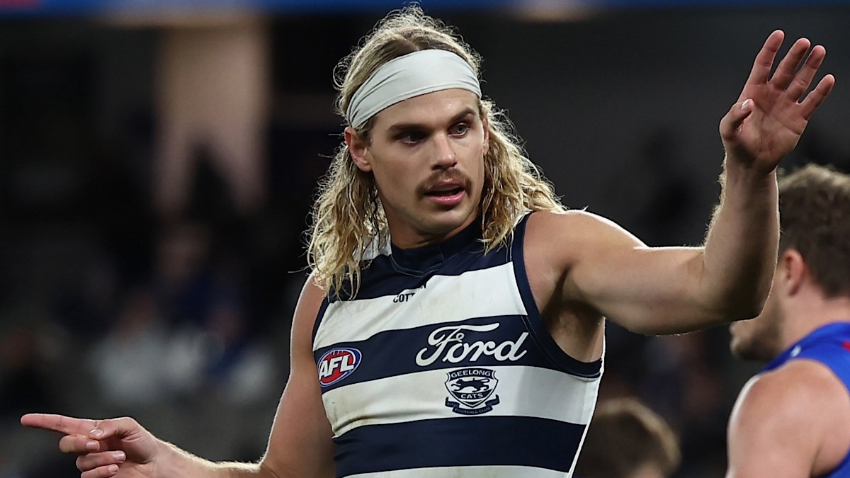 AFL News 2025: Geelong Cats warned by AFL to rein in Bailey Smith ...