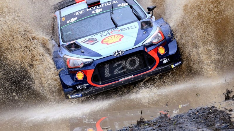 Neuville wins Rally Australia after moment of madness