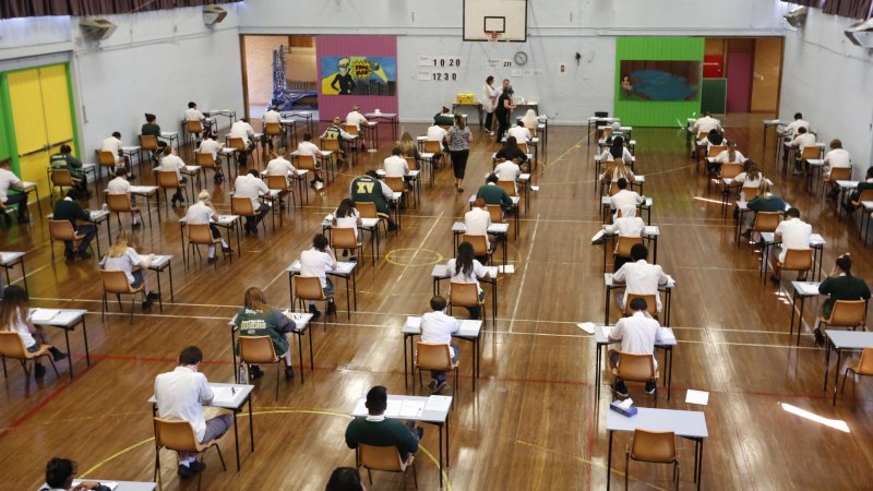 HSC 2015: 70,000 students sit first HSC exam as test goes global